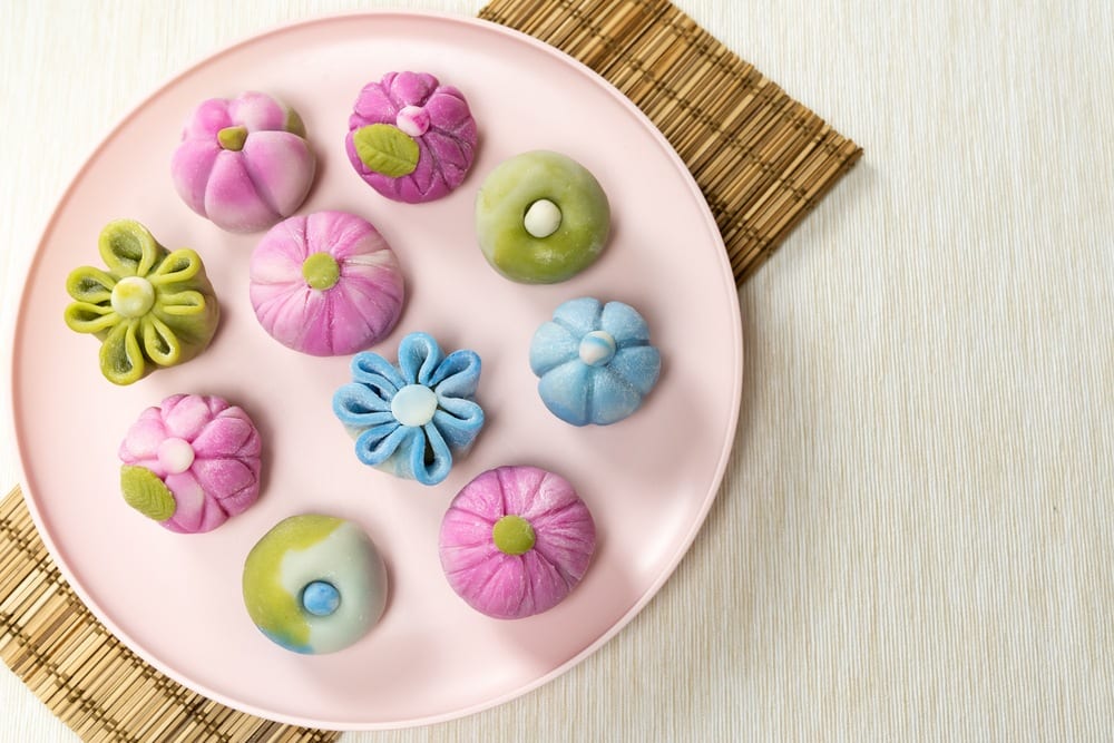Wagashi là gì? Người Nhật sử dụng Wagashi “độc đáo” như thế nào?